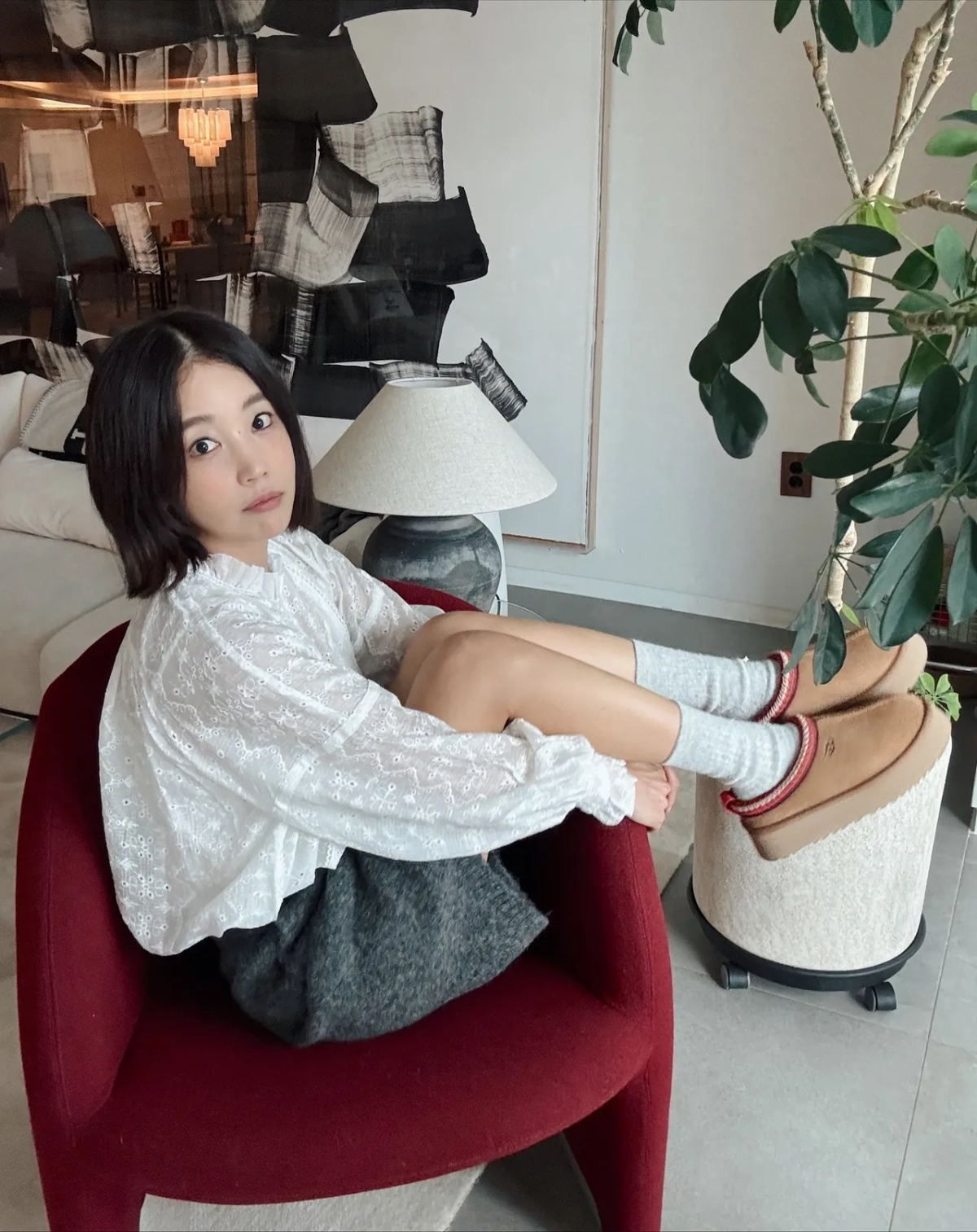 Deverota Unveils Autumn Styling of Kim Eun-se in 'Eunseon Discovery'