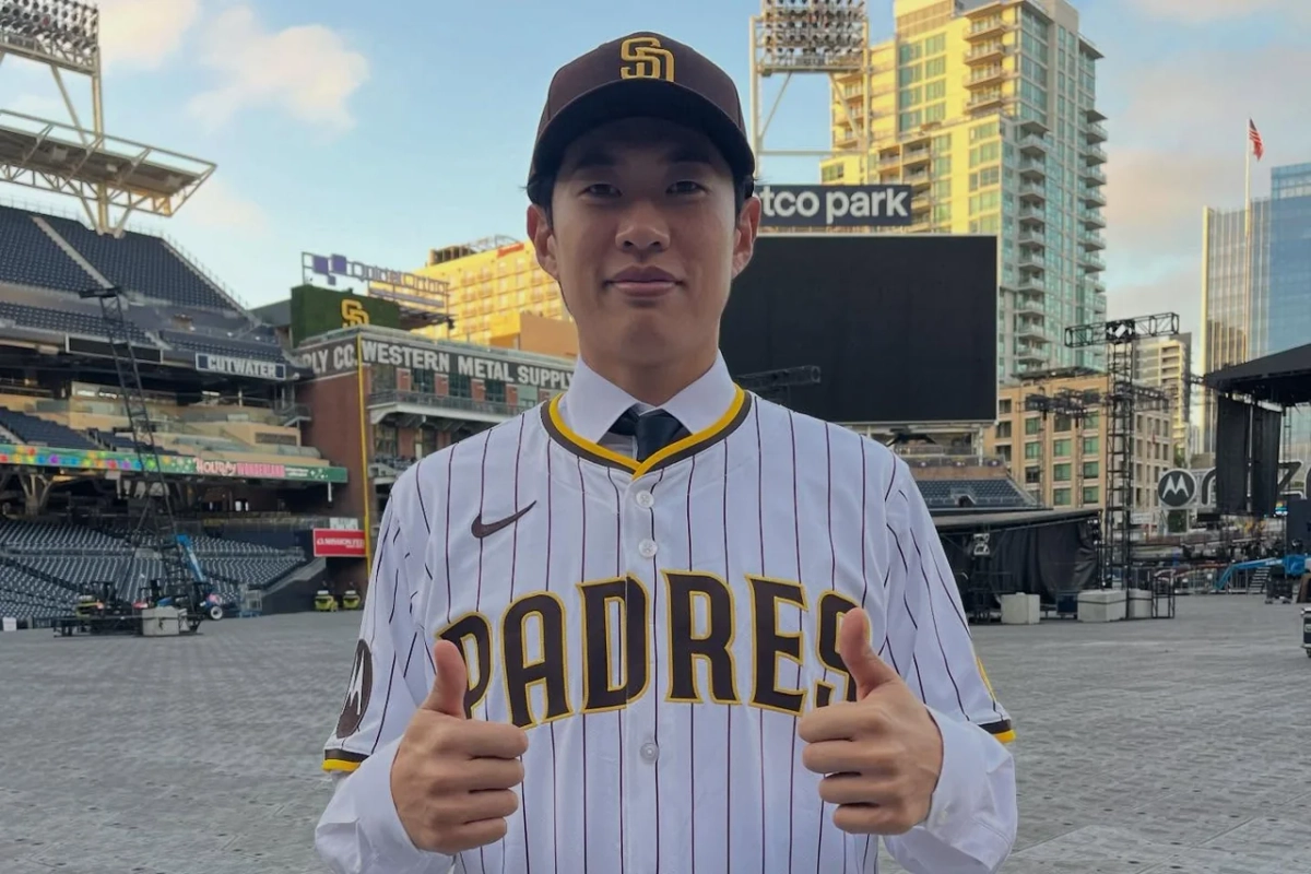 "The Infielder Who Cried and Laughed Together, on a Broader Stage ...