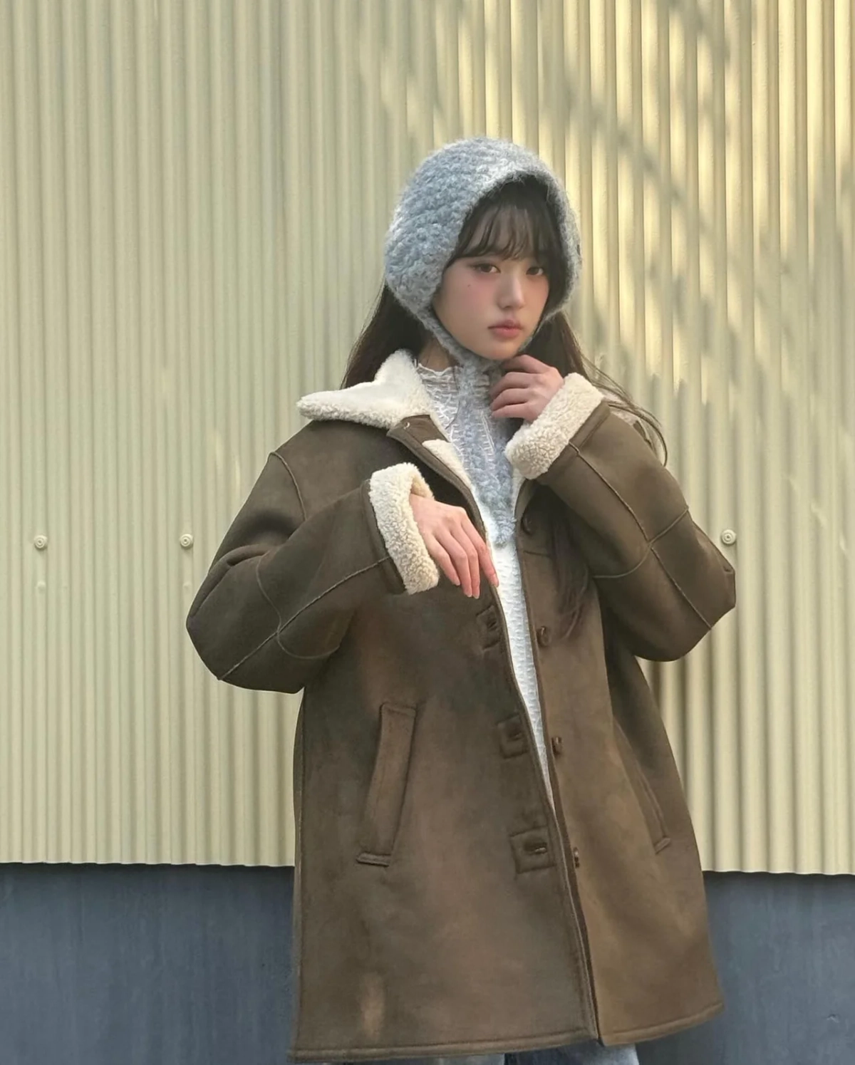 Jang Wonyoung's Winter Styling, Capturing Elegance Within Warmth