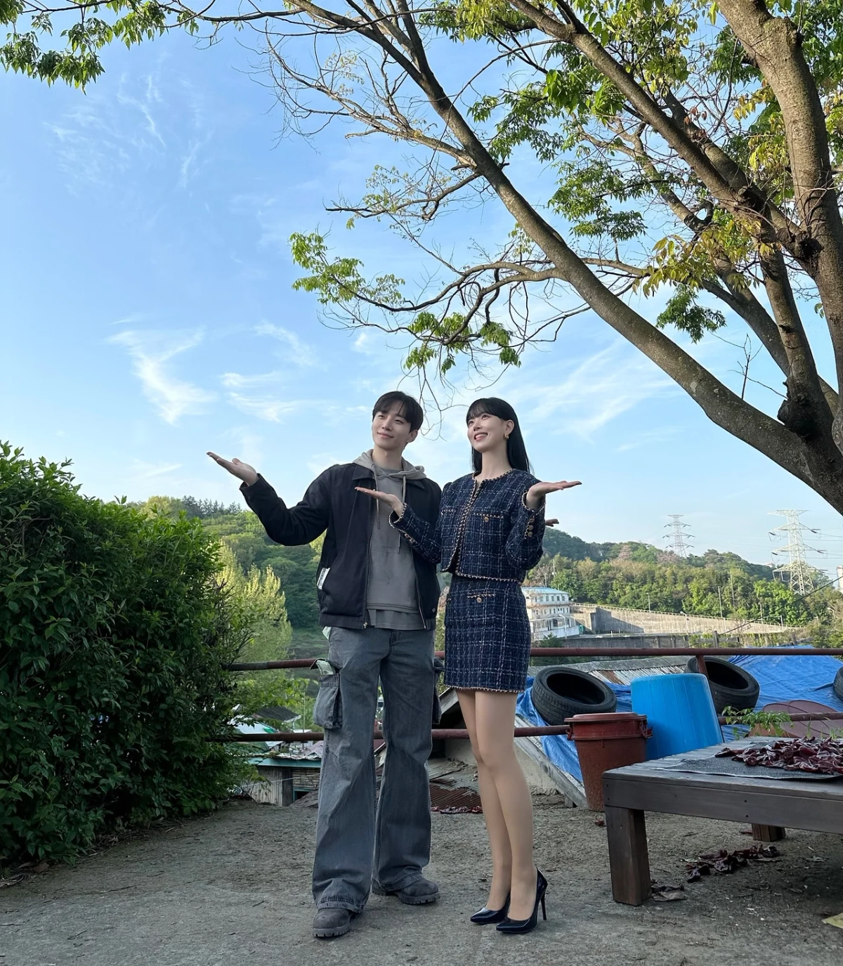 The Aesthetic of Strong Na's Style Transitioning Between Classic and ...