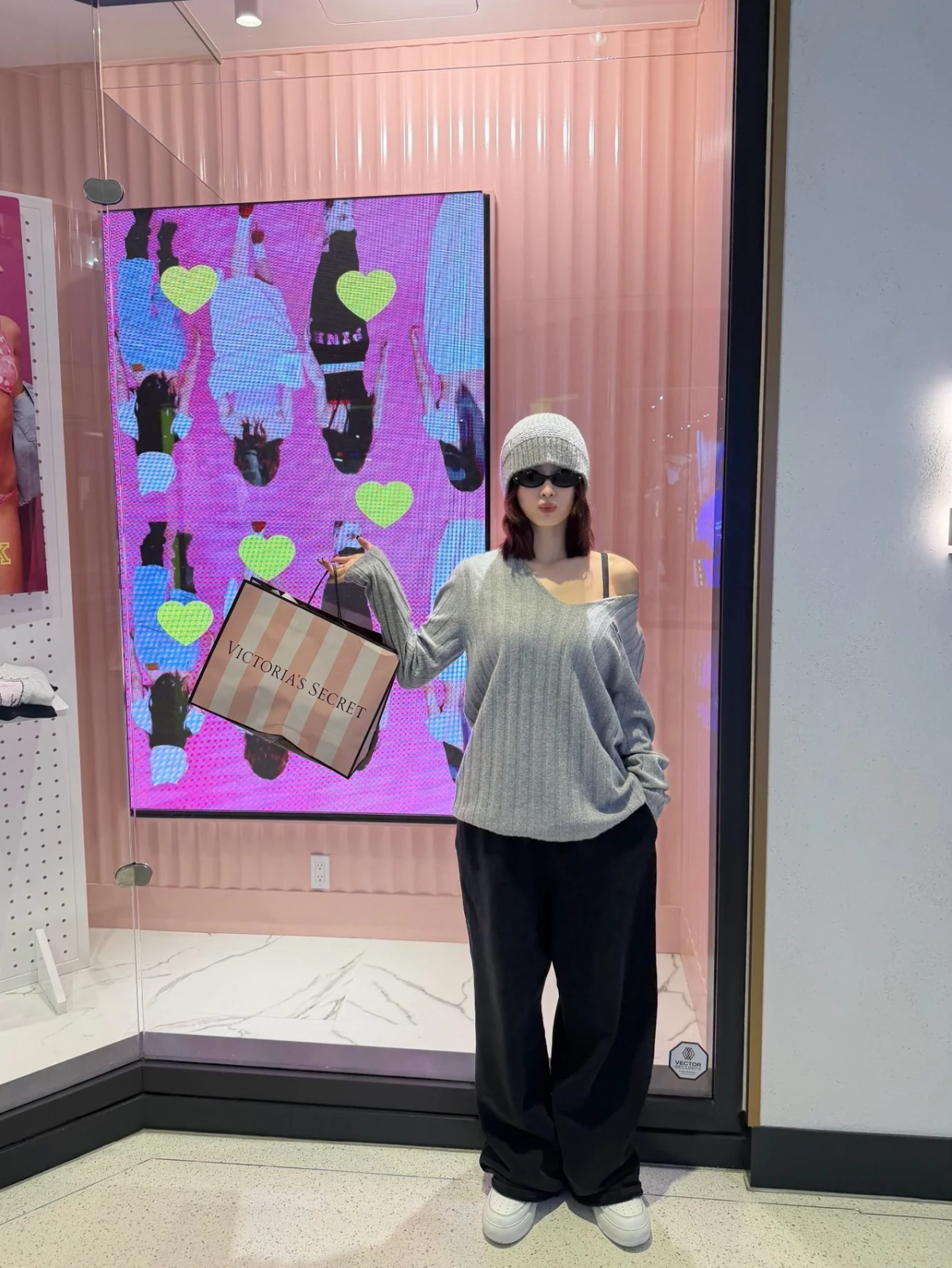 TWICE Momo Takes Over the Night Streets with ‘Satin Floral’... A Hip ...