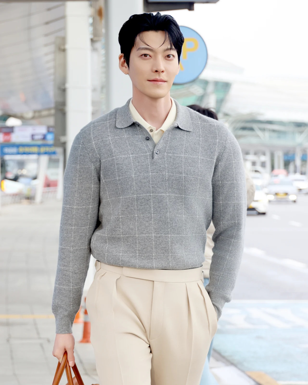 Kim Woo-bin Emphasizes Classic Mood with Exquisite Tailoring in 'Quiet ...