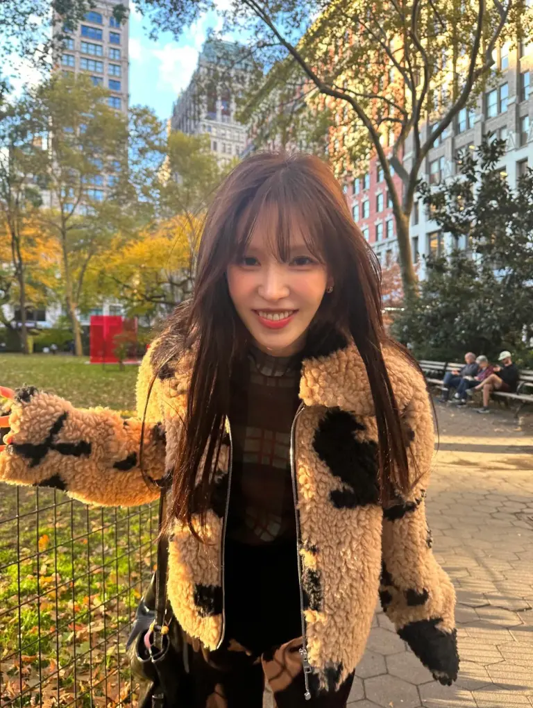 Red Velvet Wendy Melting Winter in New York with Teddy Bear Cody