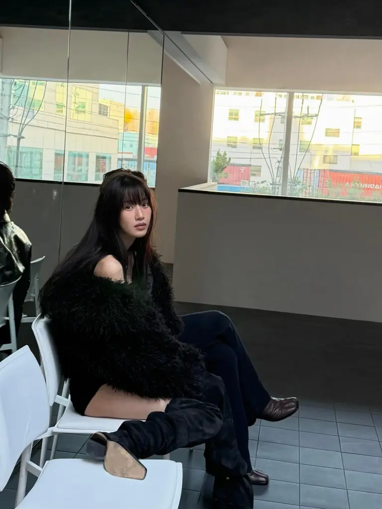 Moon Ga-young's ‘Gothic Noir’: The Pinnacle of Minimalism Where Sensory ...