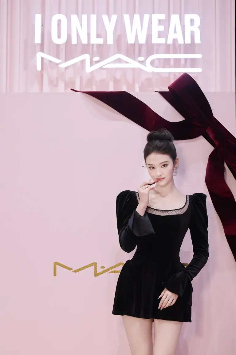 “Visuals That Captivated Seongsu-dong” Myao Ella, Hyungwon, and Sunmi ...