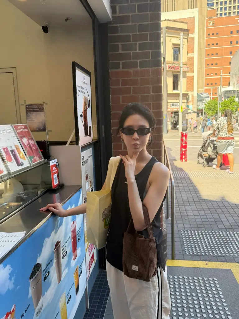 Human Chrome Hearts in Sydney, Park Gyu-young's Hip Outing