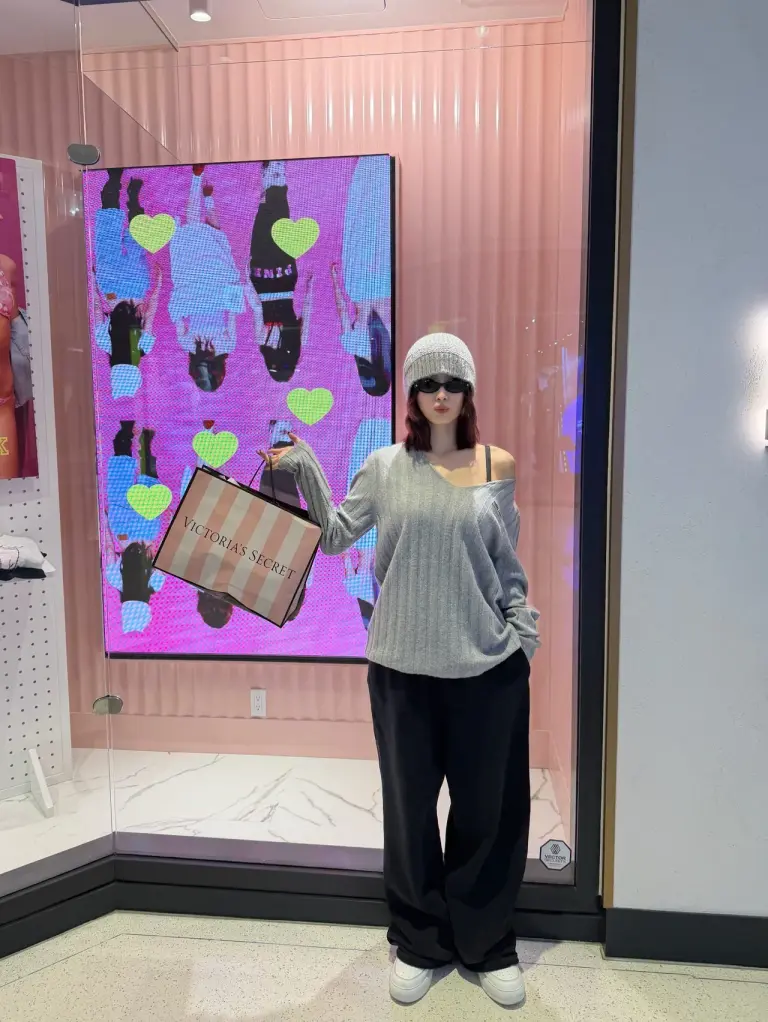 TWICE Momo Takes Over the Night Streets with ‘Satin Floral’... A Hip ...