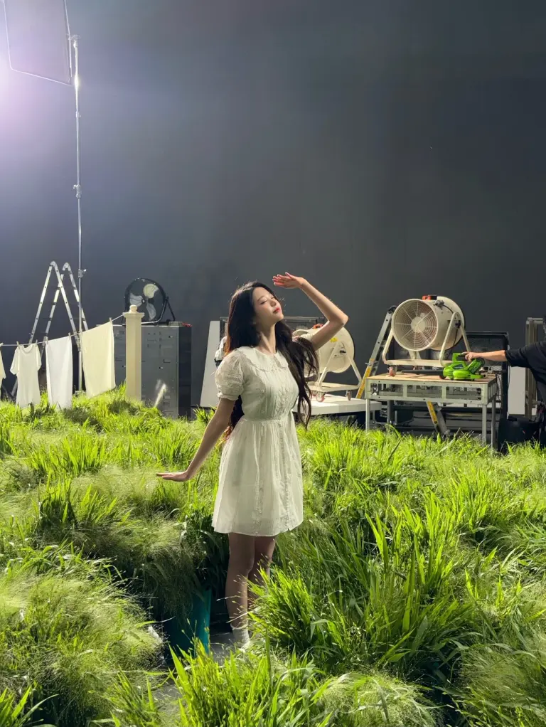 Ive Jang Wonyoung, 'Pure Fairy' Descends at the Advertising Shoot ...